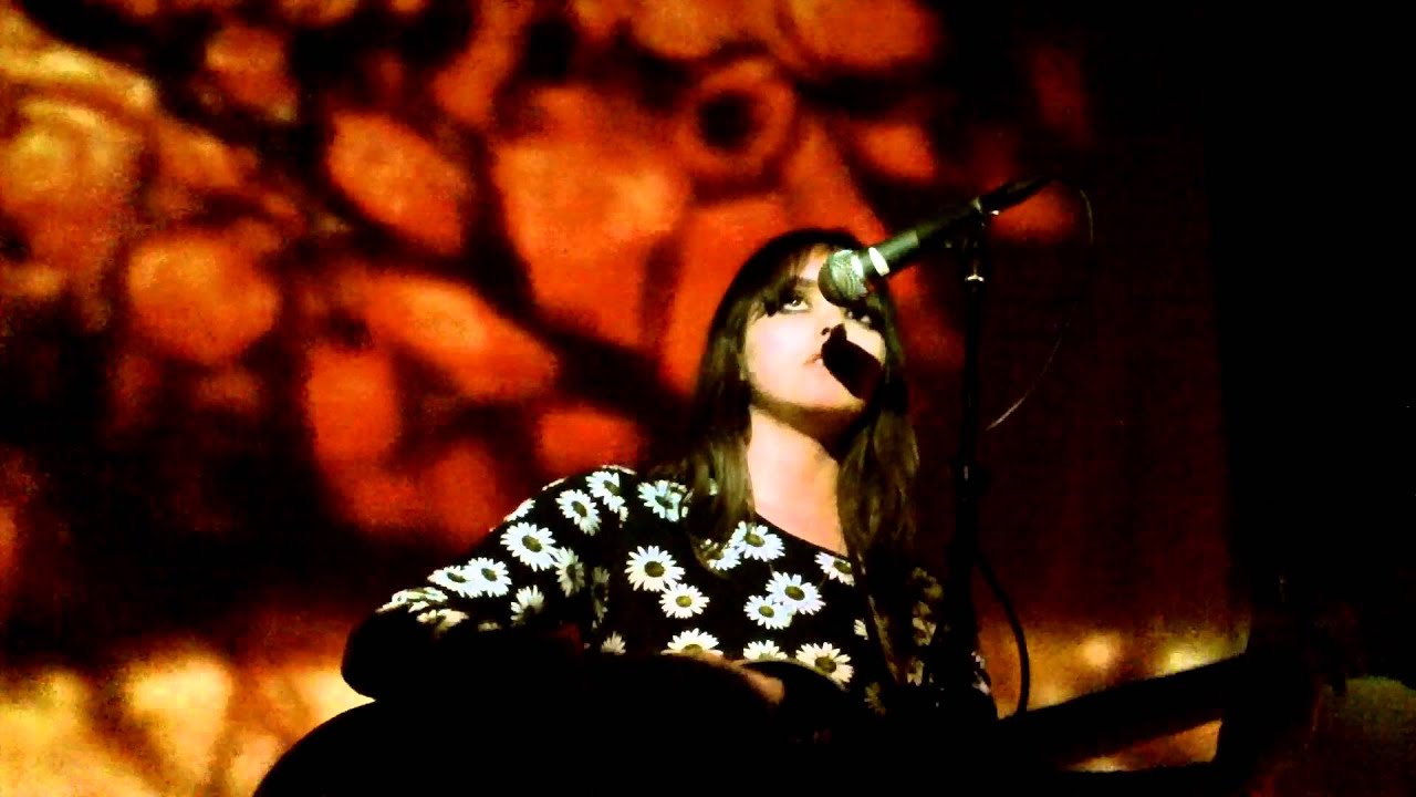 Tess Parks - Somedays (with introduction from Number Ten) - YouTube