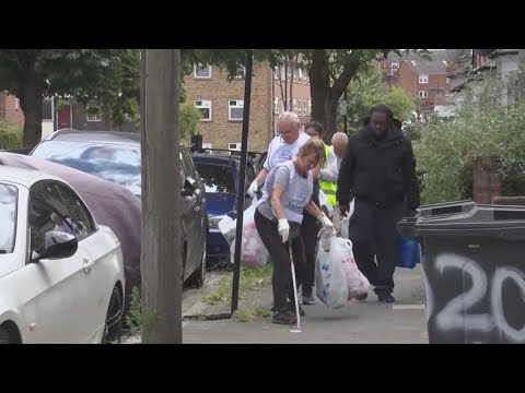 SpoGomi, a competitive trash picking event, gains popularity - YouTube