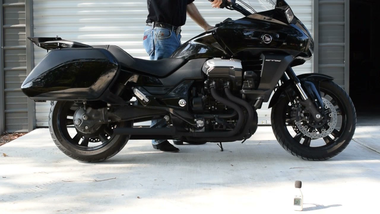 CTX1300 4 into 2 Straight Pipe Exhaust V4 Olszewski Motorcycles - YouTube