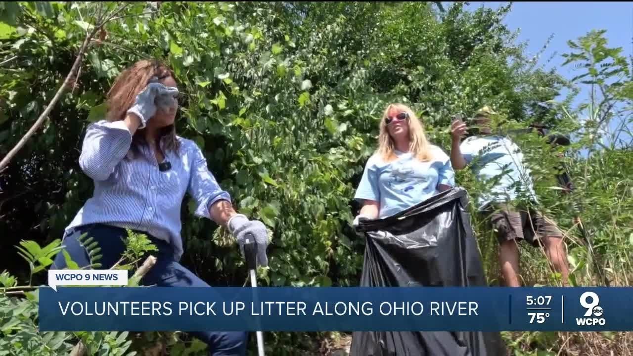 Volunteers help pick up litter along Ohio River - YouTube