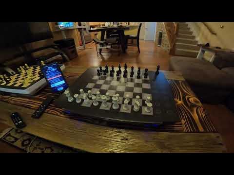 SquareOff Swap - Auto Reset Chess Pieces - YouTube