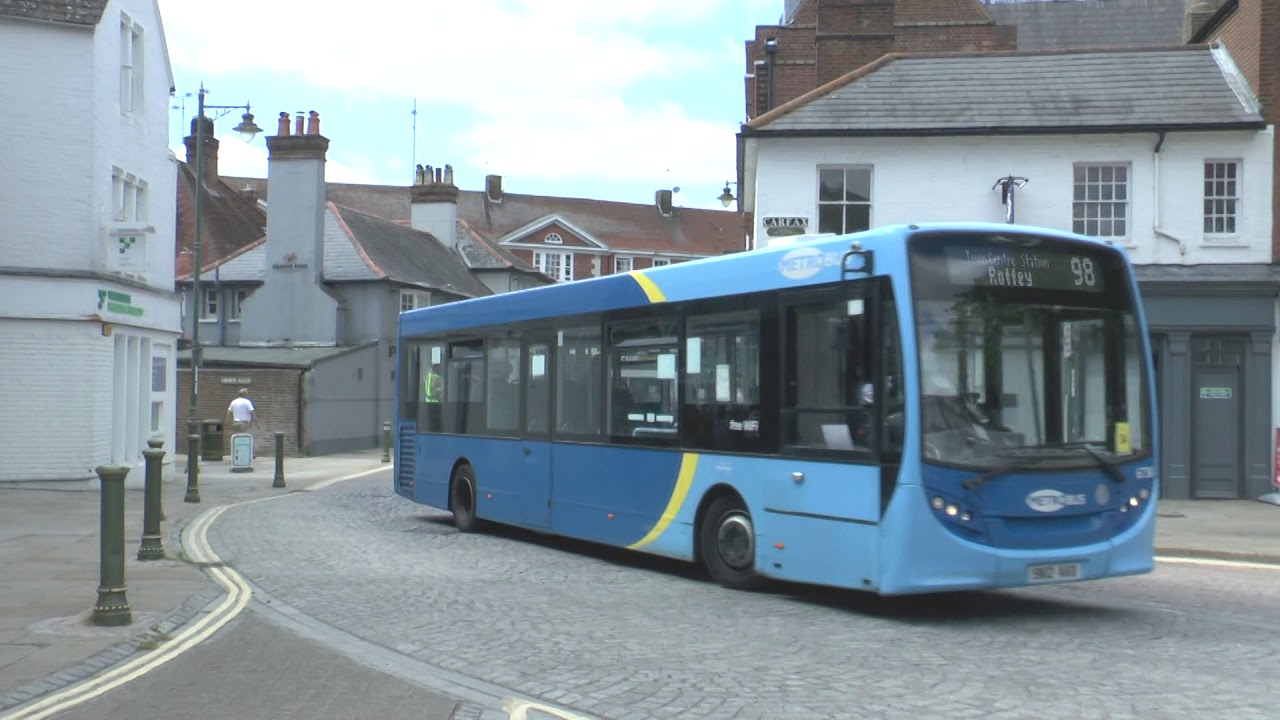 HORSHAM BUSES SOCIAL DISTANCING AND MASKS FOR PASSENGERS JULY 2020 DAVE ...