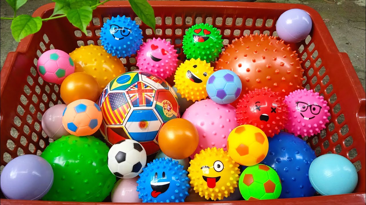 Mencari Bola Emoji, Bola Karakter, Bola Warna Warni, Bola Kecil, Bola ...