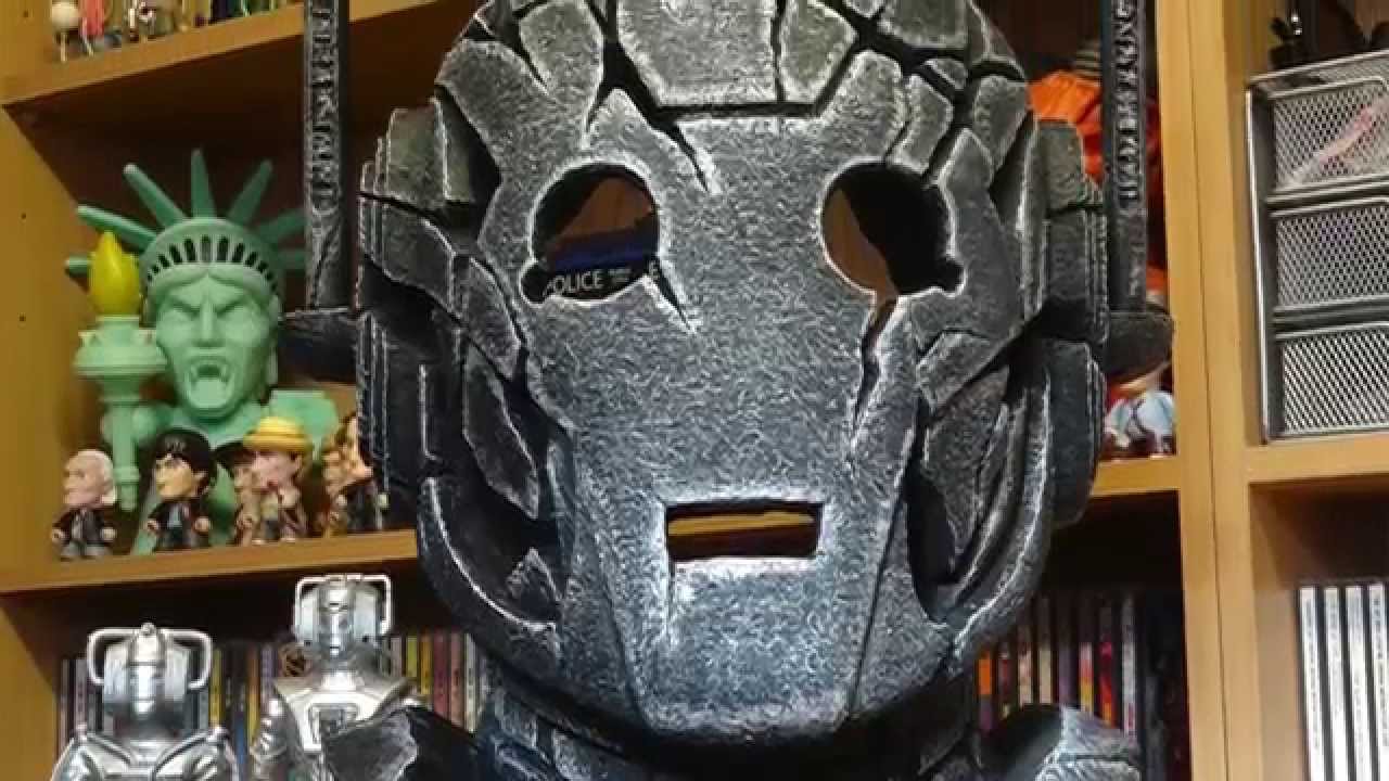 Doctor Who Edge Cyberman Bust Sculpture Opening/Unboxing - YouTube