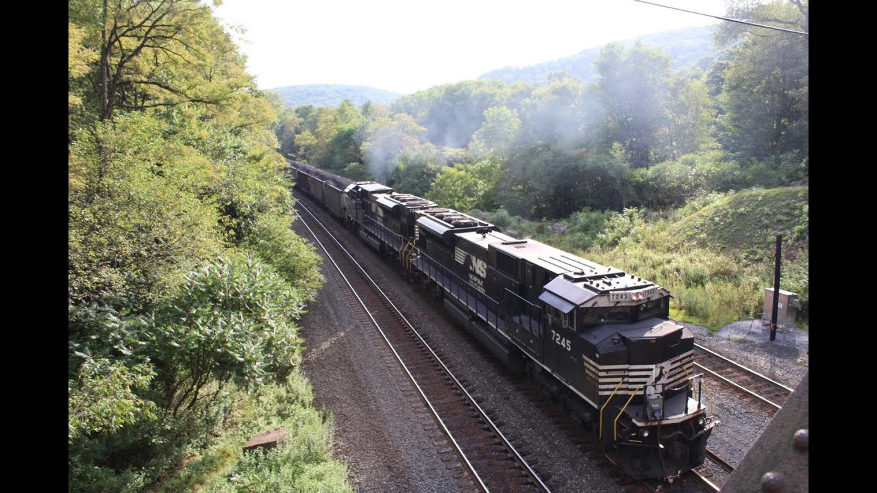 Heavy Coal Drag Climbs The West Slope - YouTube