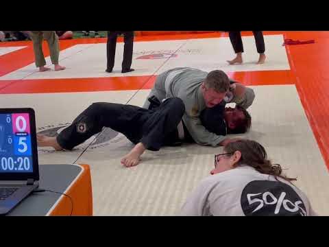 Grappling Industries 12 Nov 22 Adult Gi White Belt Match 1 - YouTube