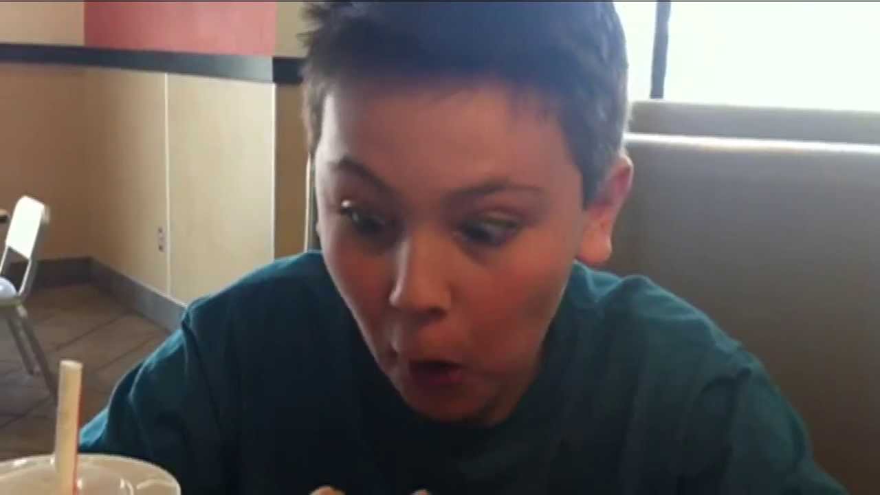 Kid's Reaction To His Very First Big Mac - YouTube