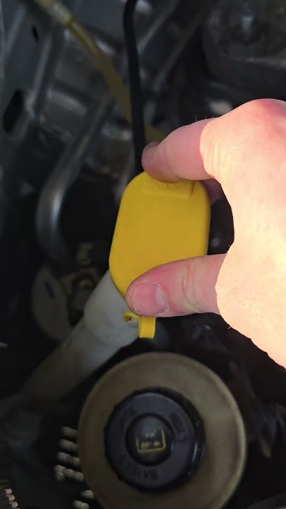 D'où vient ce bruit espace 4 dci 150 à l'arrêt - YouTube