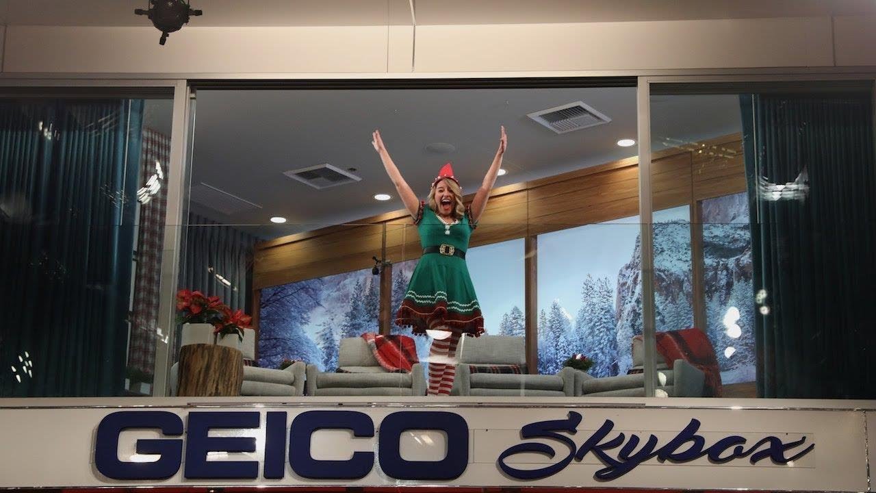 It's a Chipmunk Christmas in Ellen's GEICO Skybox - YouTube