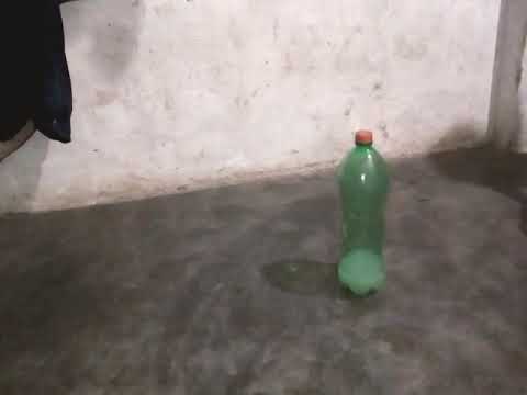 Meu amigo muito no desafio da garrafa🤑