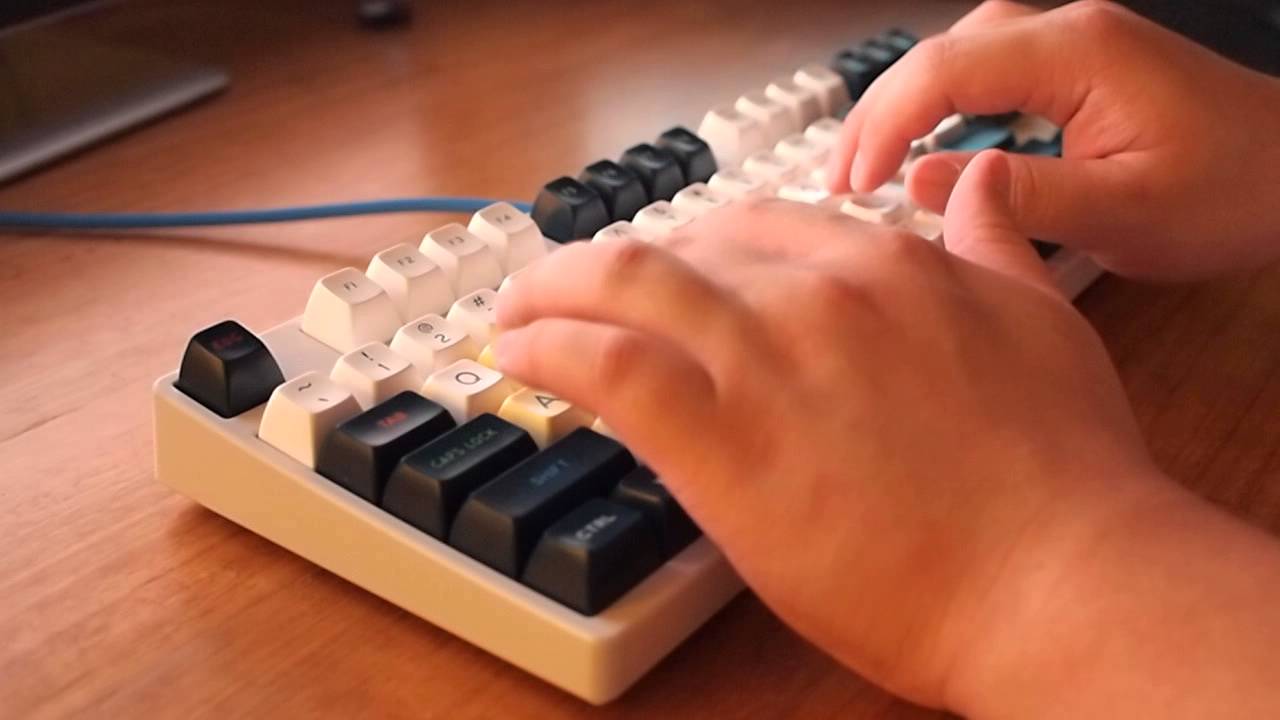 Filco MX Ergo Clear w/ Penumbra SA Keycaps - YouTube