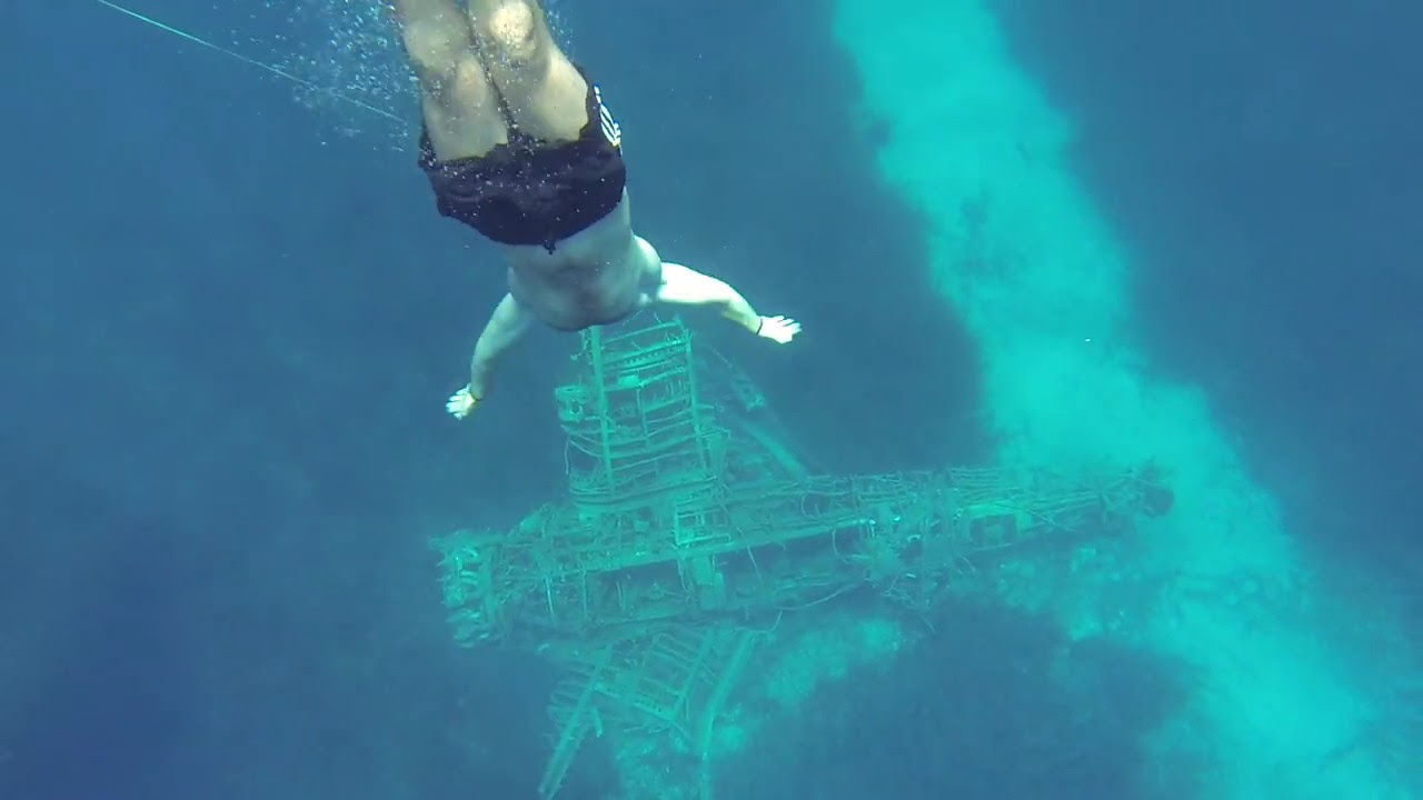 Freediving on an Aircraft Wreck - YouTube