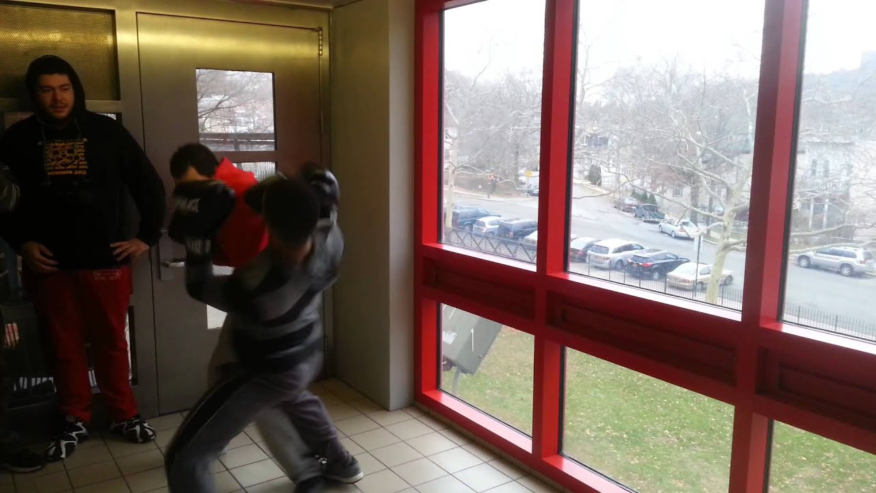 Boxing in the hood Uzy vs A.D. Staten Island - YouTube