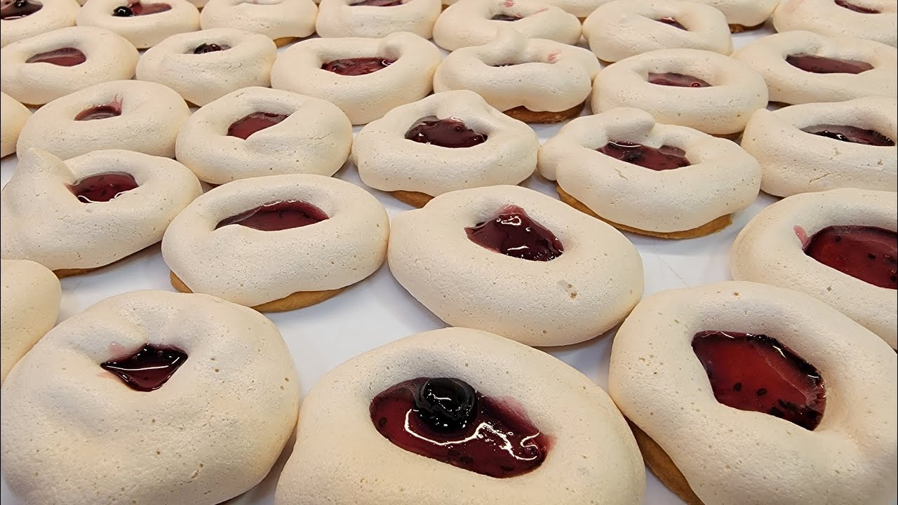 Christmas Meringue Angel Eye Cookies Recipe - YouTube