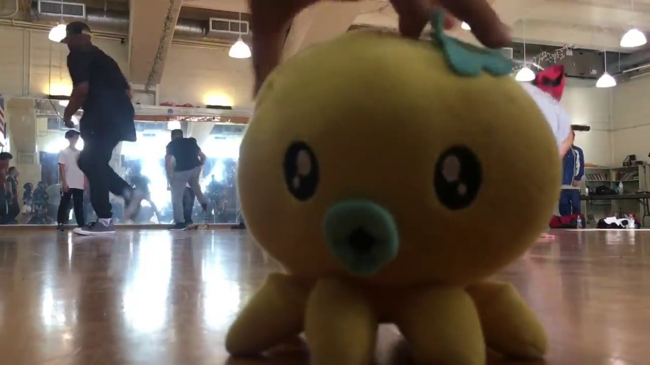 Plants Vs. Breakdance (PVZ Plush) - YouTube