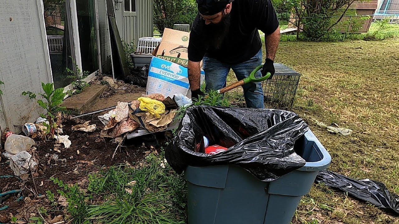 I removed 15 BAGS of TRASH from THIS PROPERTY ( DISGUSTING CLEAN UP ...