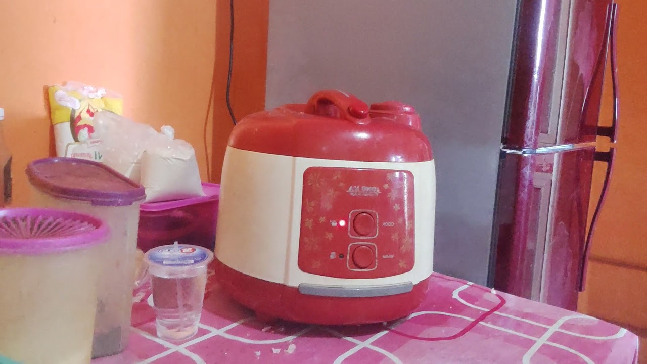 Memasak nasi pada majic com. Alat penanak dan penghangat nasi. - YouTube