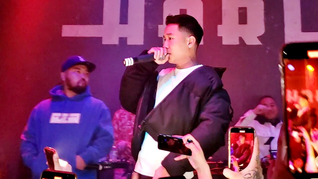 KEIJU (live) ｢Let Me Know｣と｢Hold You Down｣を熱唱! - YouTube