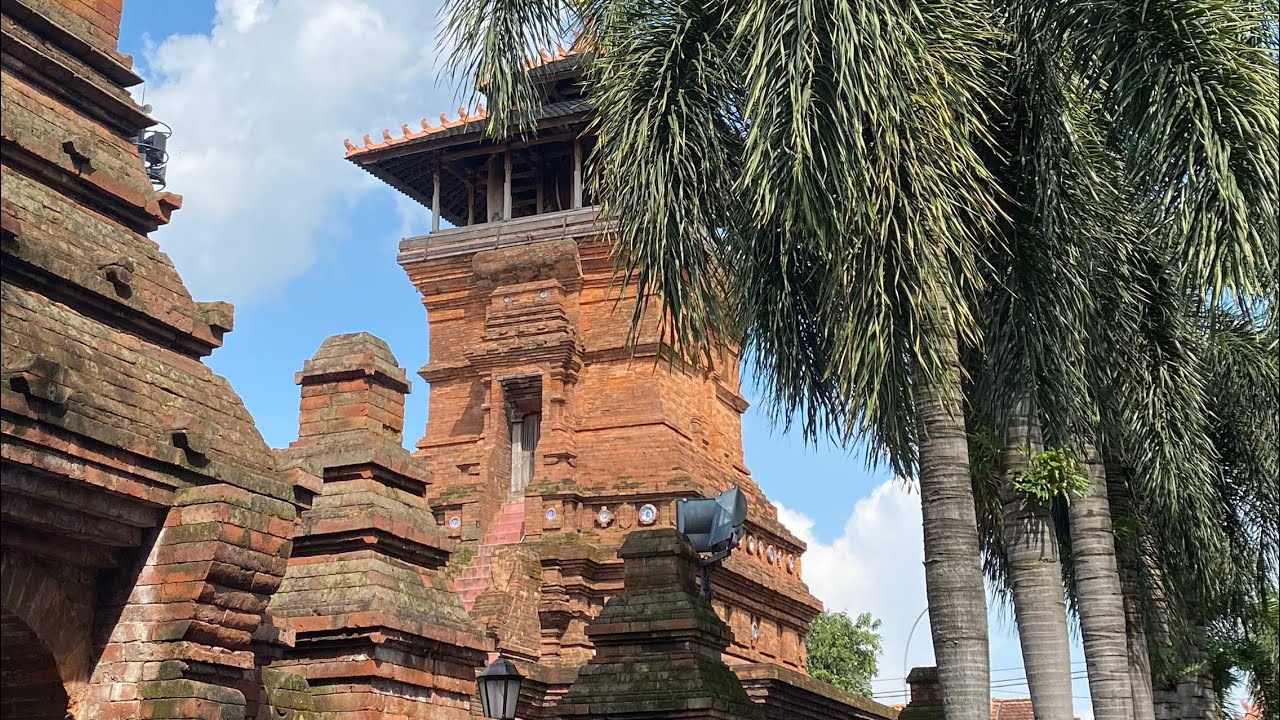 Video Cinematic Mengunjungi Sunan Kudus dan Sunan Muria Tugas Video ...