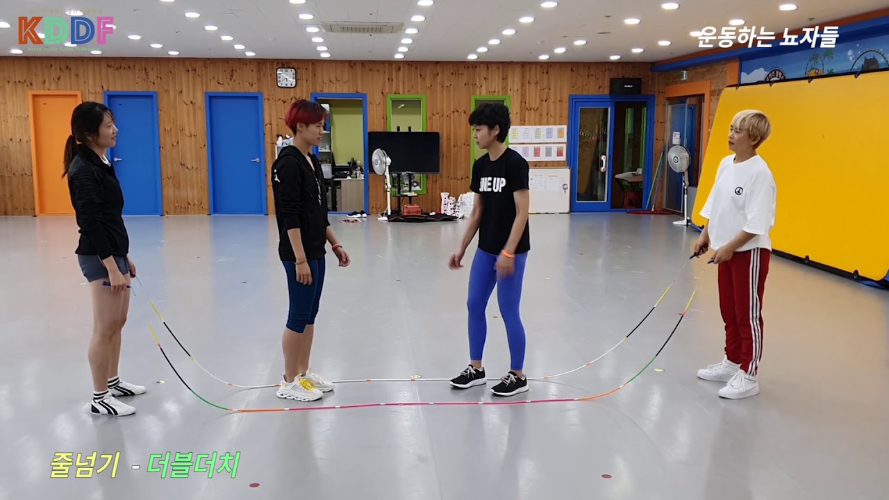 운동하는 뇨자들 줄넘기더블더치줄넘기 다이어트전신운동긴줄넘기살빼기홈트레이닝줄넘기하는여자들 Youtube