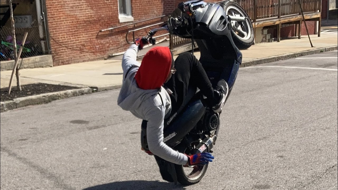 Riding around The City On A Moped!! - YouTube