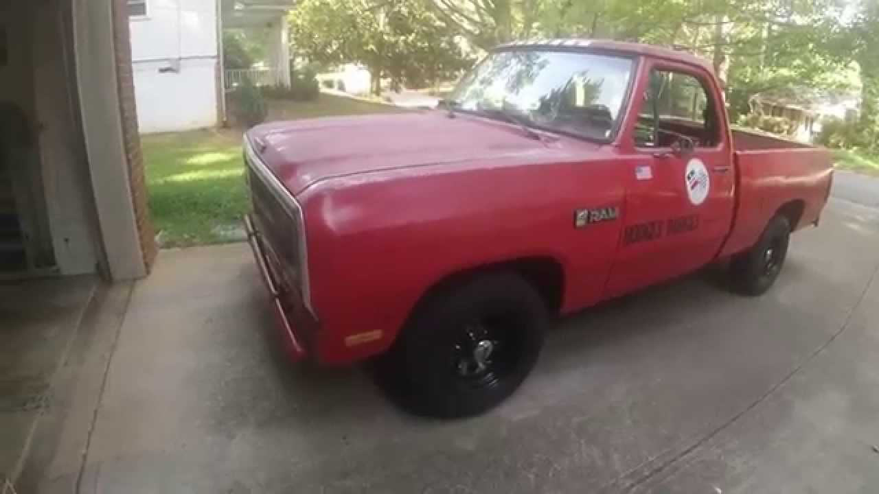Muscle Car Avenue - Dodge D100 - YouTube