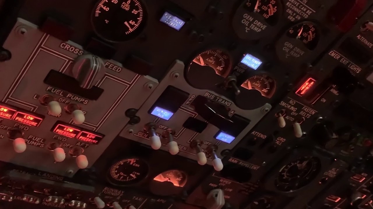 Pier Seven Aviation B737CL Simulator - YouTube