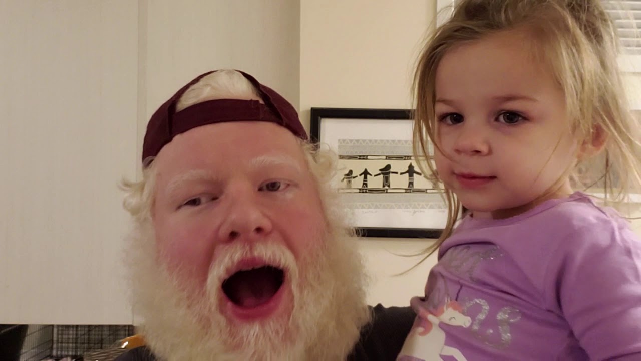 Hershey's Candy Cane Chocolate Bar : Albino Rhino Food Review - YouTube