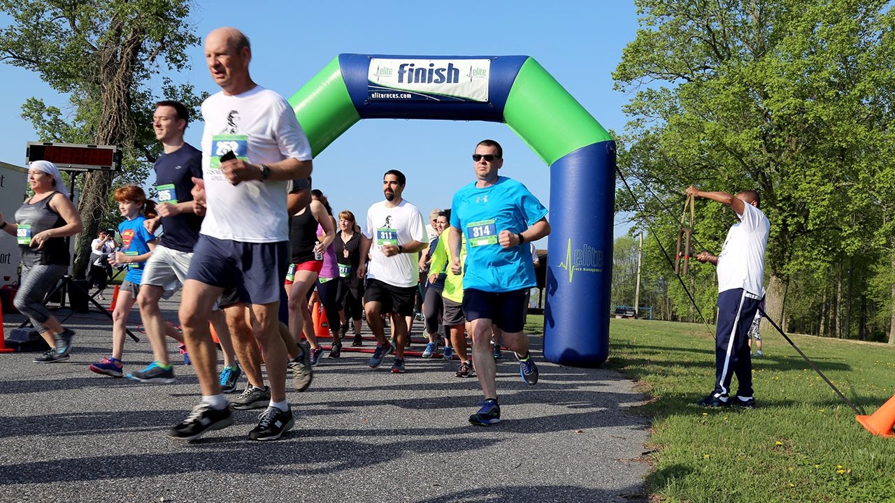 ECBC Gas Mask Dash 2017 - YouTube