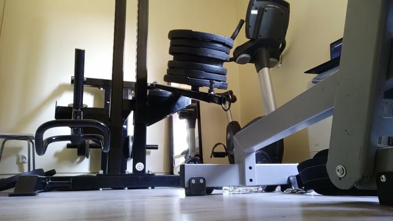 Meilleur Home gym Quantum trainer pro belt squat - YouTube