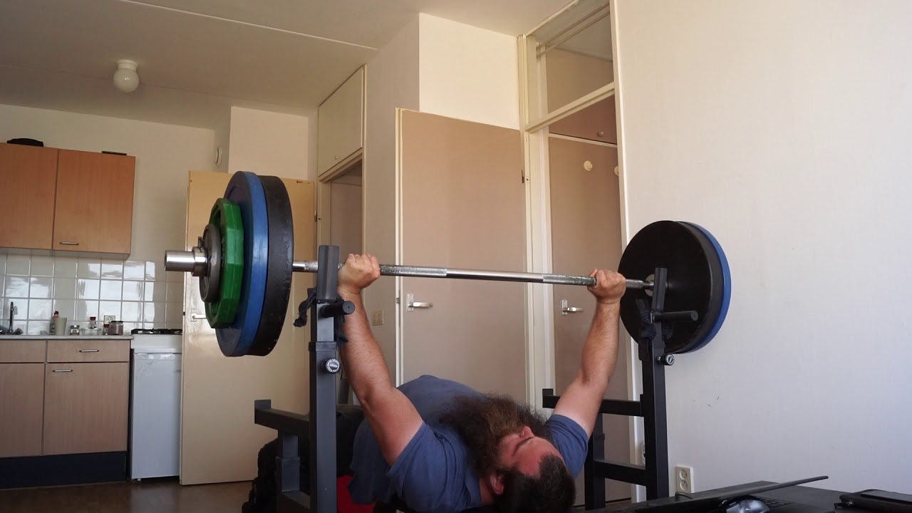 Bench press lowering 160 kilogram - YouTube