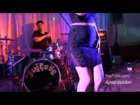 ឡាំបាដា - Pov Samnang sings Khmer song at the concert in Stockton, CA - YouTube