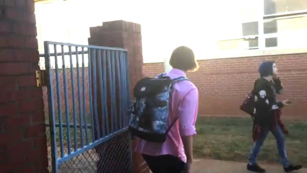 HOW TO FIT IN AT SCHOOL - YouTube