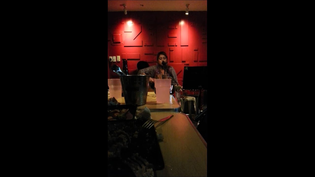 Lougee of Mojofly - Mata (Acoustic live) - YouTube