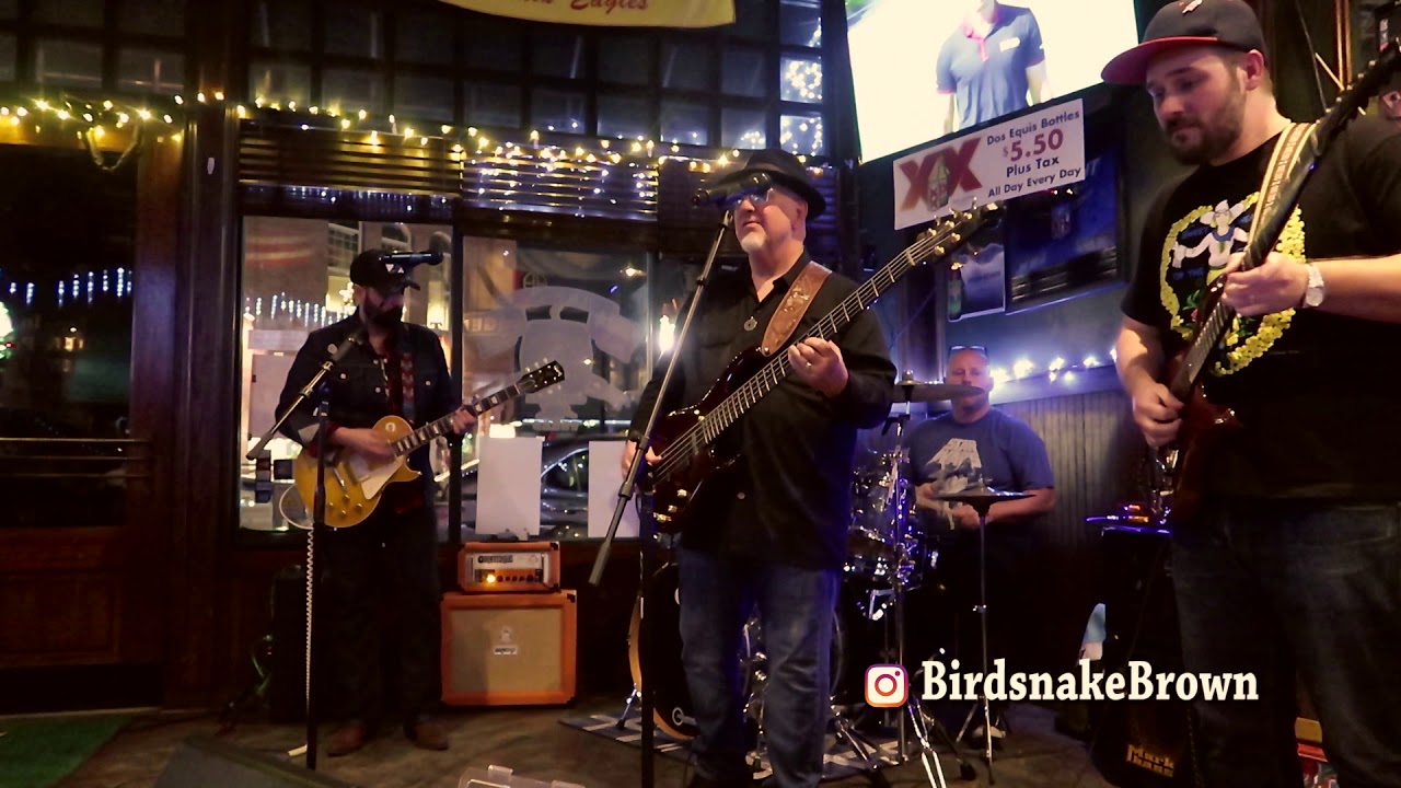 The Monday Jam at The Tap-In in Grapevine - YouTube