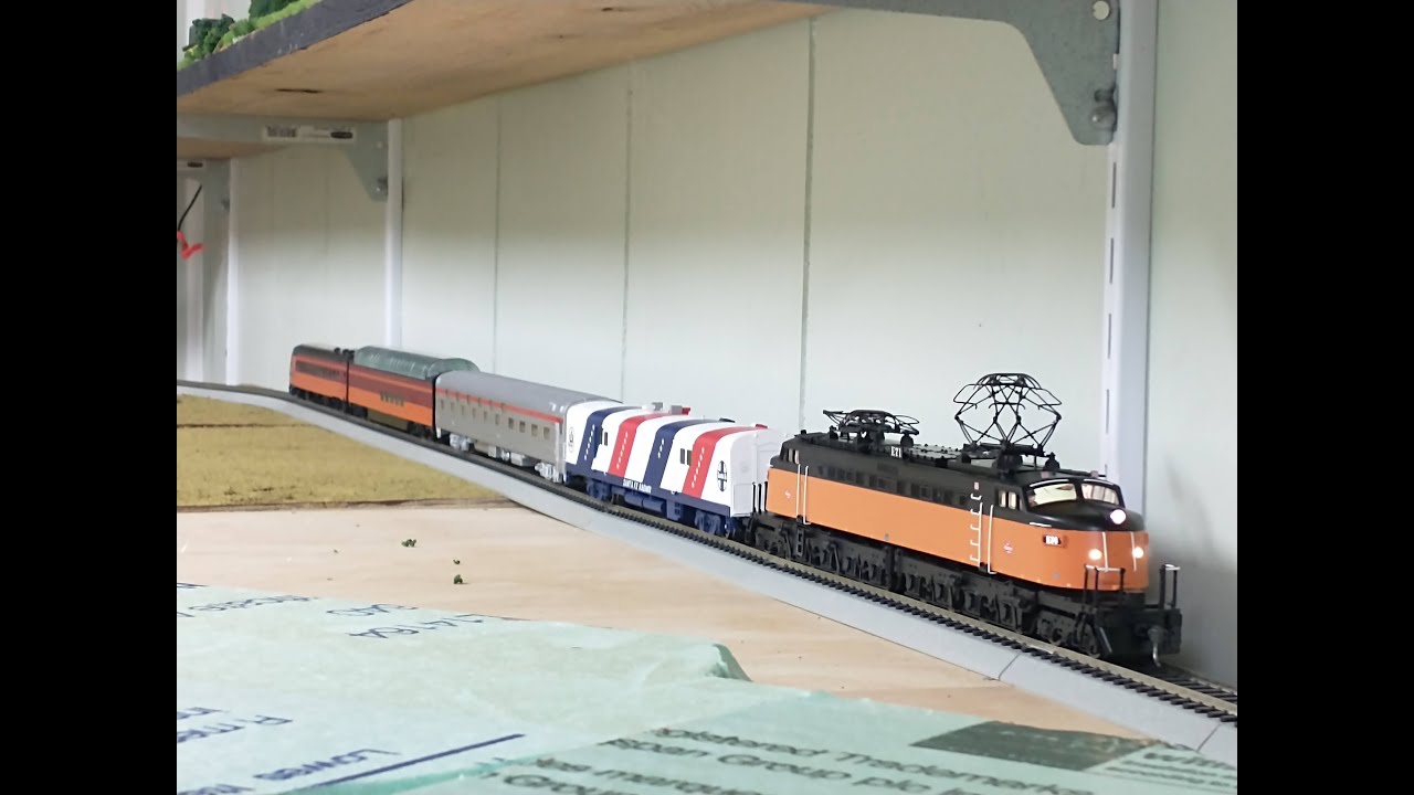 MTH HO-Scale Milwaukee Road Little Joe Proto Sound 3.0/DCS Review - YouTube