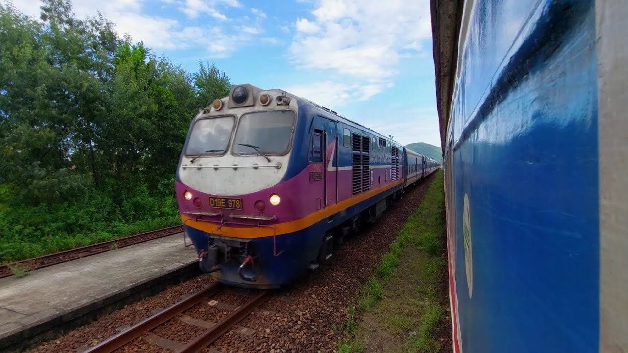 D19E-978 kéo tàu SE6 thông qua ga Thừa Lưu ( 14:58 | 16 - 6 - 2023 ...