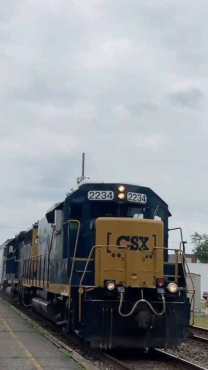 CSX L377 flying through Nappanee Indiana - YouTube