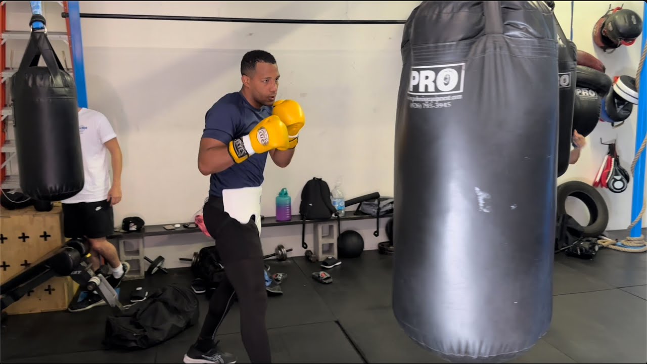 HERICH RUIZ CUBAN HEAVYWEIGHT PROSPECT WARMING UP WITH COMBOS ON THE ...