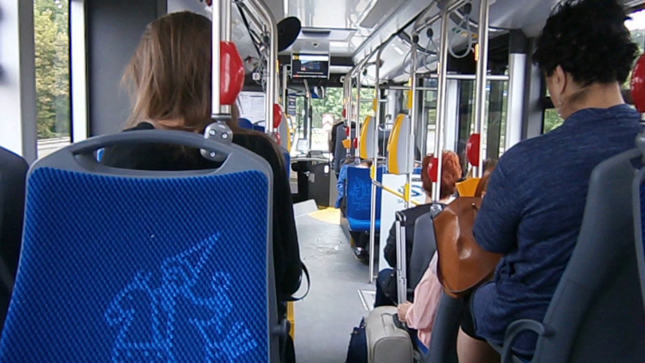 Poland. Polska. Kraków. Elektryczny - autobus. Польша. Краков. Электро ...