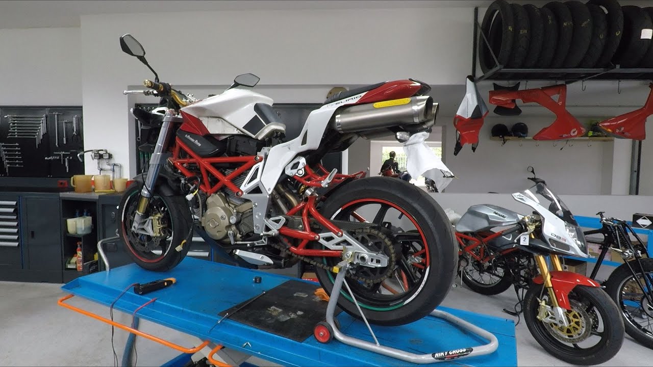 In Officina da Ruggero by Ruggero moto - YouTube