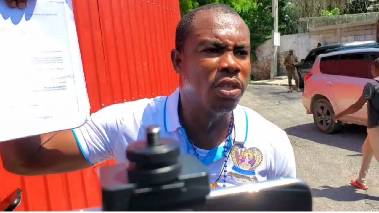 Flash: Ti Youry fenk debake devan Vila Dakèy vin pote pyès li pou pòs ...