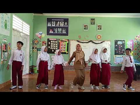 WOW!! COLAB guru SD dengan siswa lagu dan gerak RUKUN SAMA TEMAN #viralvideo 