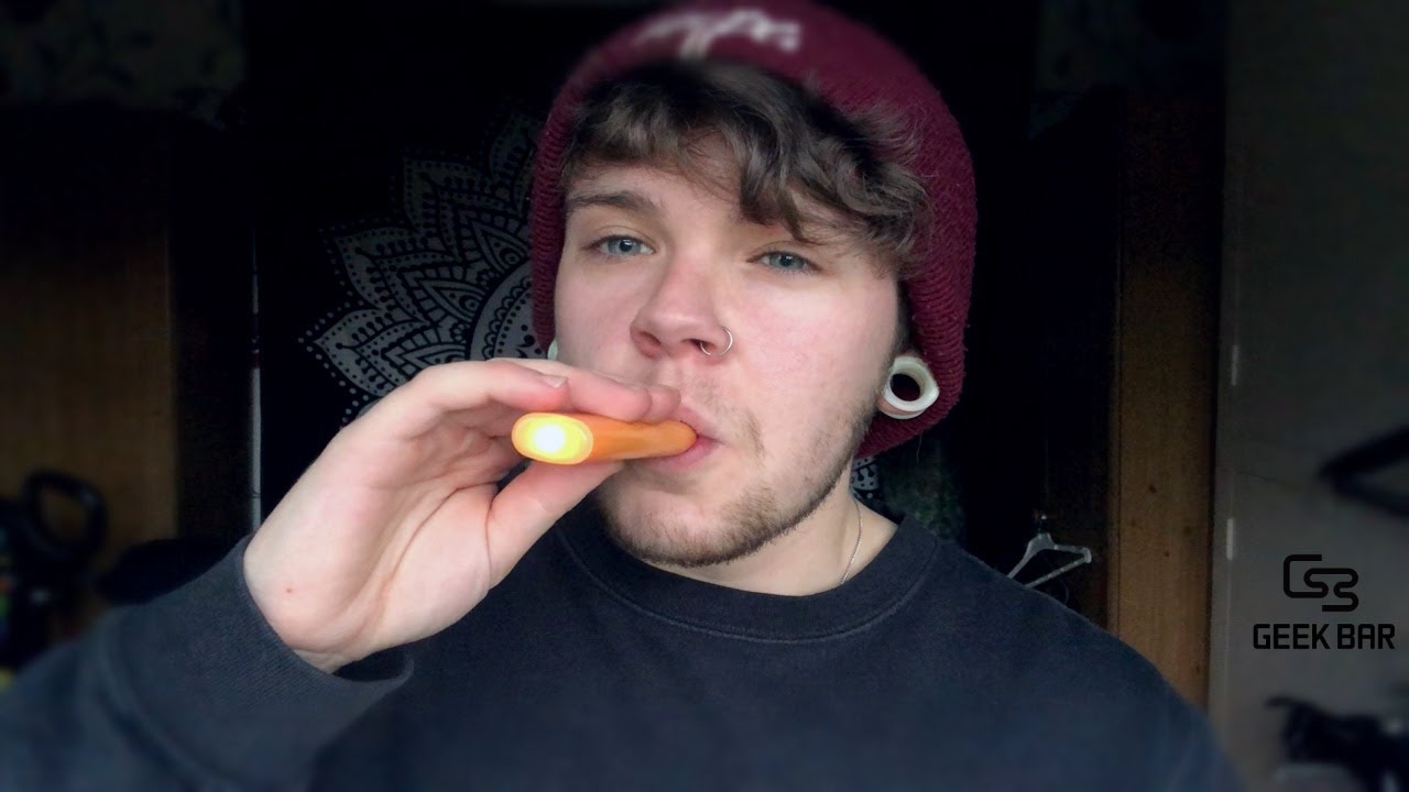 What's Inside A Geek Bar? - YouTube