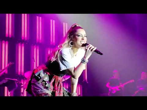 Hadise - Evlenmeliyiz - İstanbul KM Konseri 26 Mart 2022