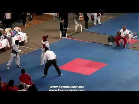 67kg Nur Cemre Kaymak - Rabia Feyzioglu (2012 Turkish Taekwondo Championships Under -21)
