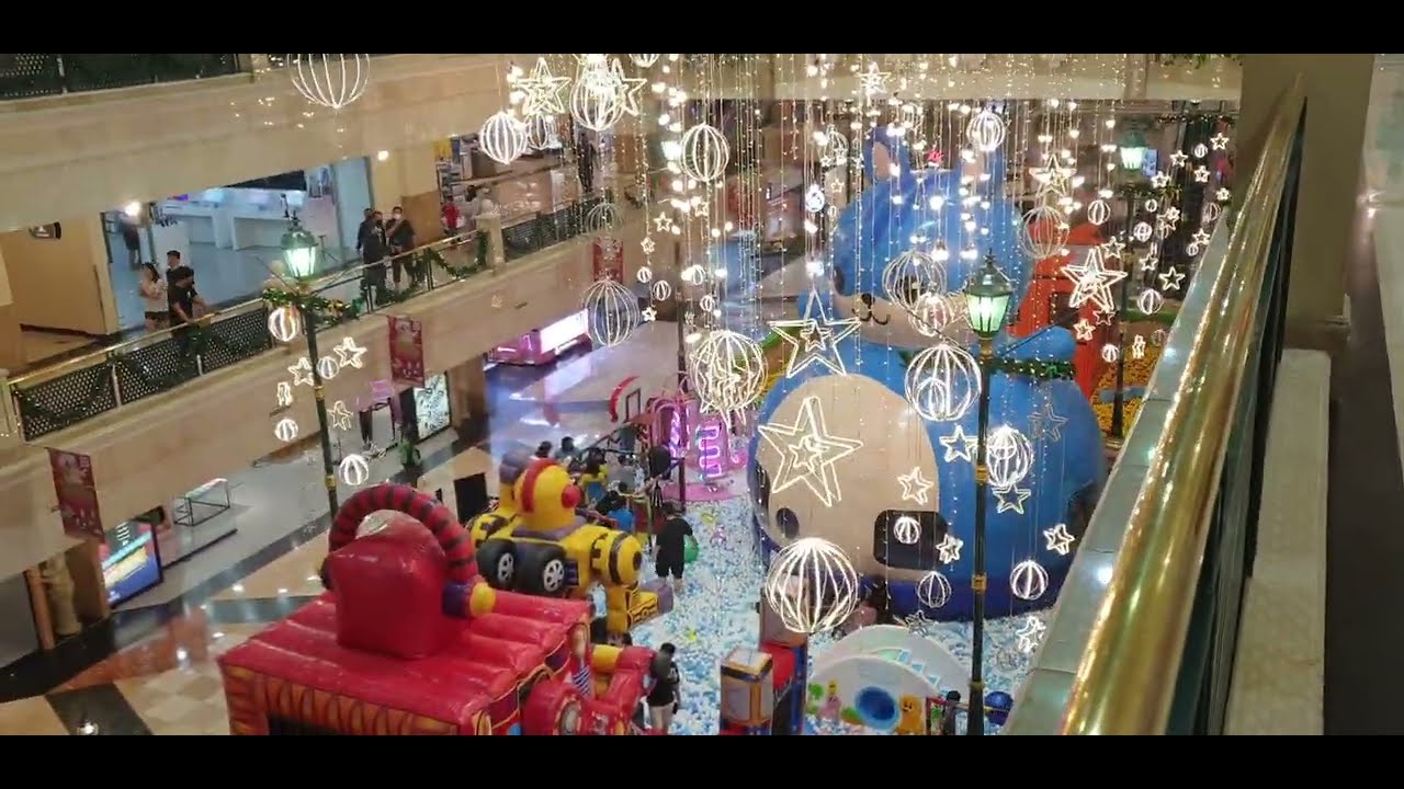 KELAP KELIP LAMPU NATAL DI MALL PURI ( 2 DEC 2022 ) - YouTube