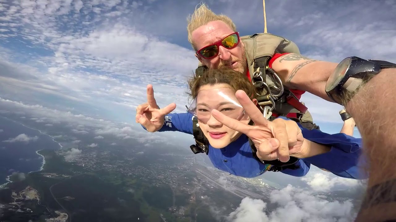 關島-1萬4千呎高空跳傘 Guam-Skydive - YouTube