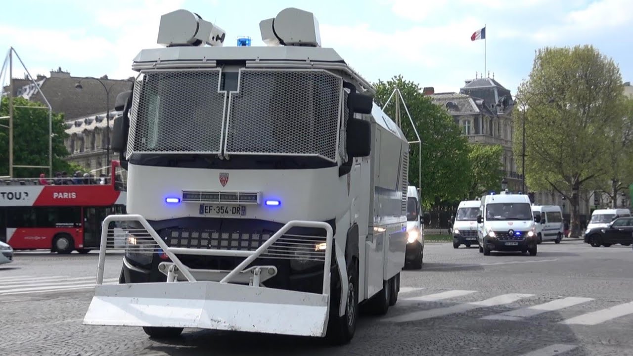 [FR] MASSIVE Police convoys responding in Paris! - x33 Police vehicles ...