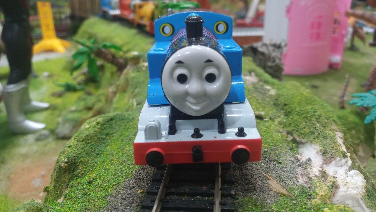 THOMAS TRAIN IN DINOSAURS DIORAMA EPS.21 - YouTube